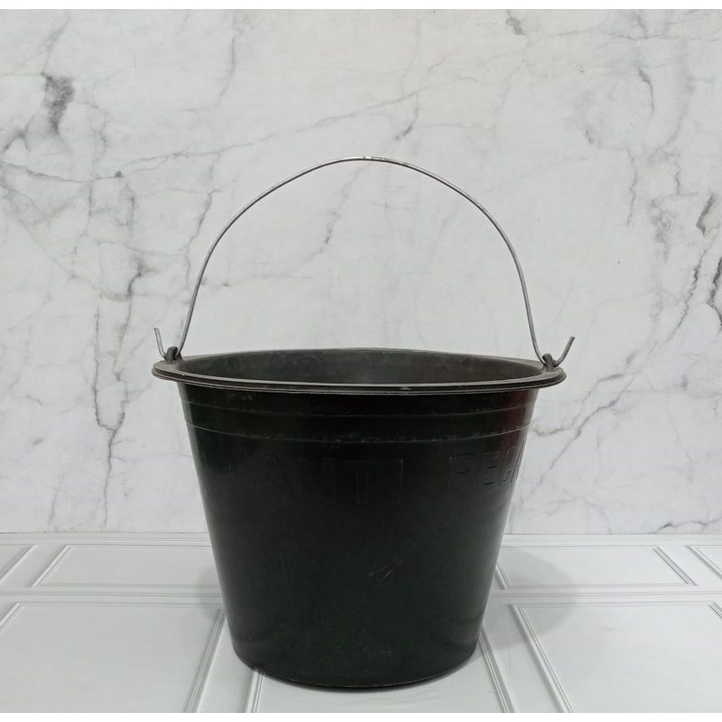 Jual TIMBA COR SEDANG GM GAGANG BESI/ EMBER ANTI PECAH | Shopee Indonesia