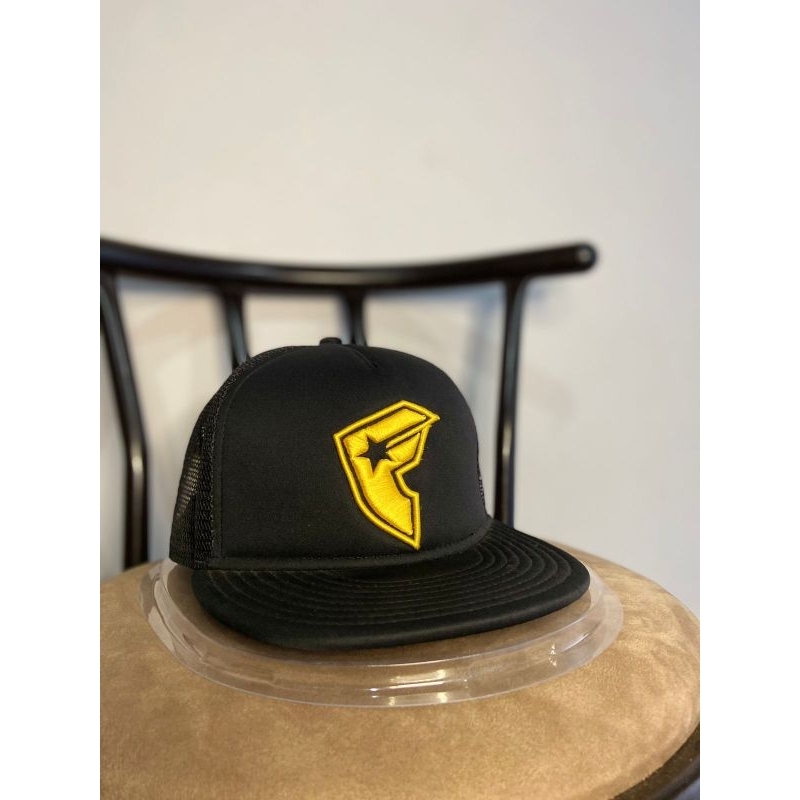 Jual Famous trucker hat | Shopee Indonesia