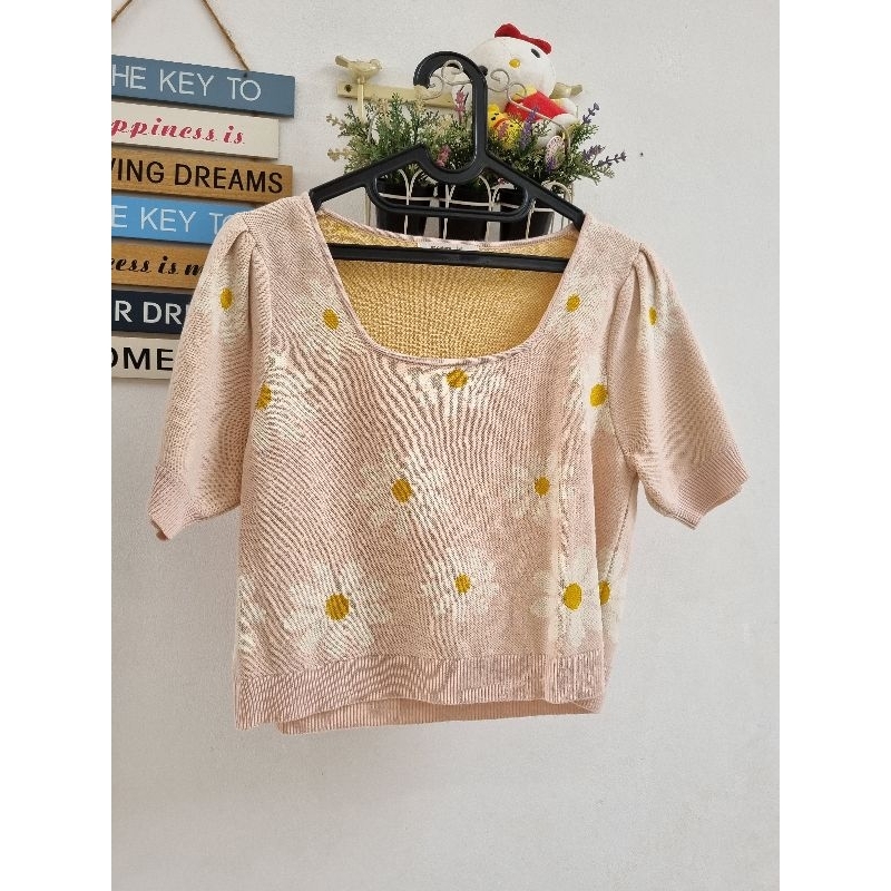 Jual crop rajut bunga etcetera | Shopee Indonesia