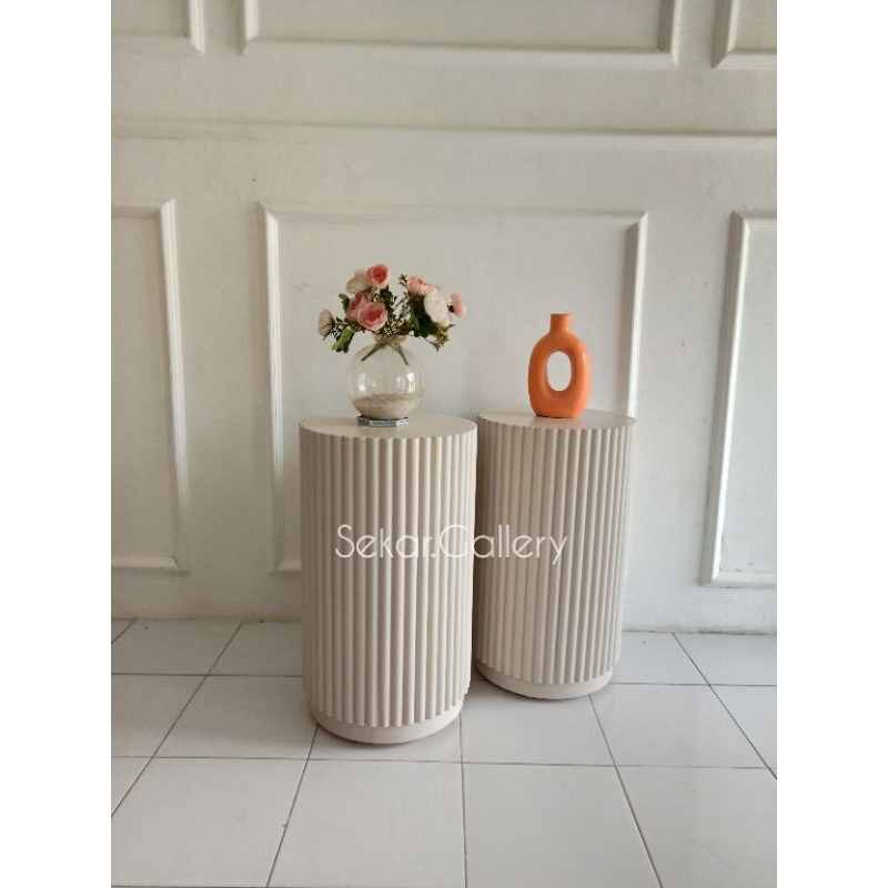 Jual Podium display - Side Table - meja Bulat salur - custom | Shopee ...