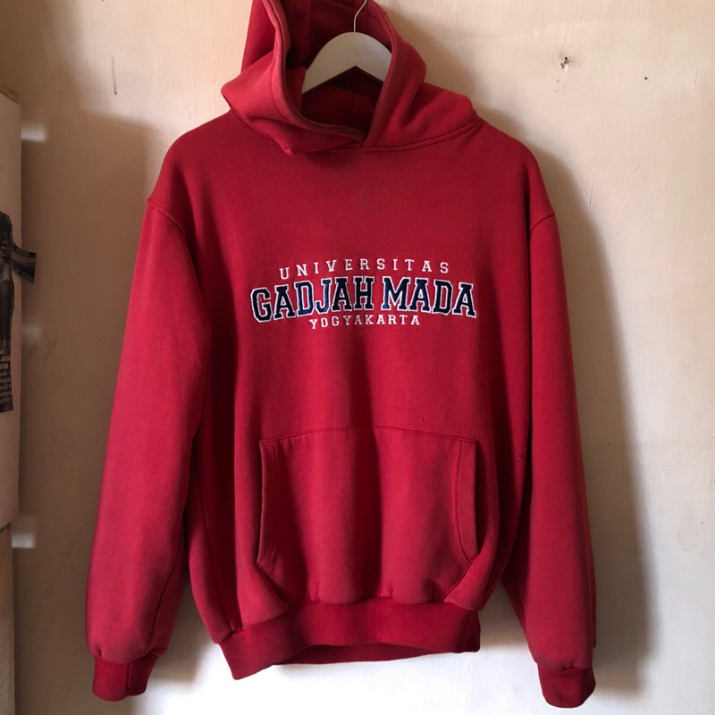 Jual HOODIE UGM UNIVERSITAS GADJAH MADA - HOODIE MERAH - HOODIE KAMPUS ...