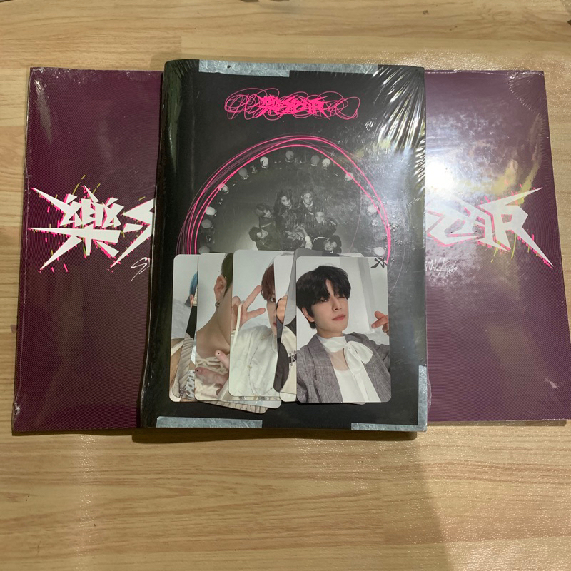 Jual ALBUM ROCKSTAR SKZ STRAYKIDS LIMITED / STANDARD / POSTCARD ...