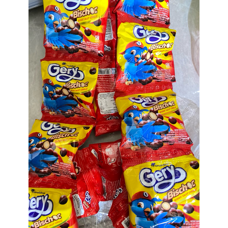 Jual Gery bischoc biskuit salut cokelat/ cemilan jaman dulu/ jajanan ...