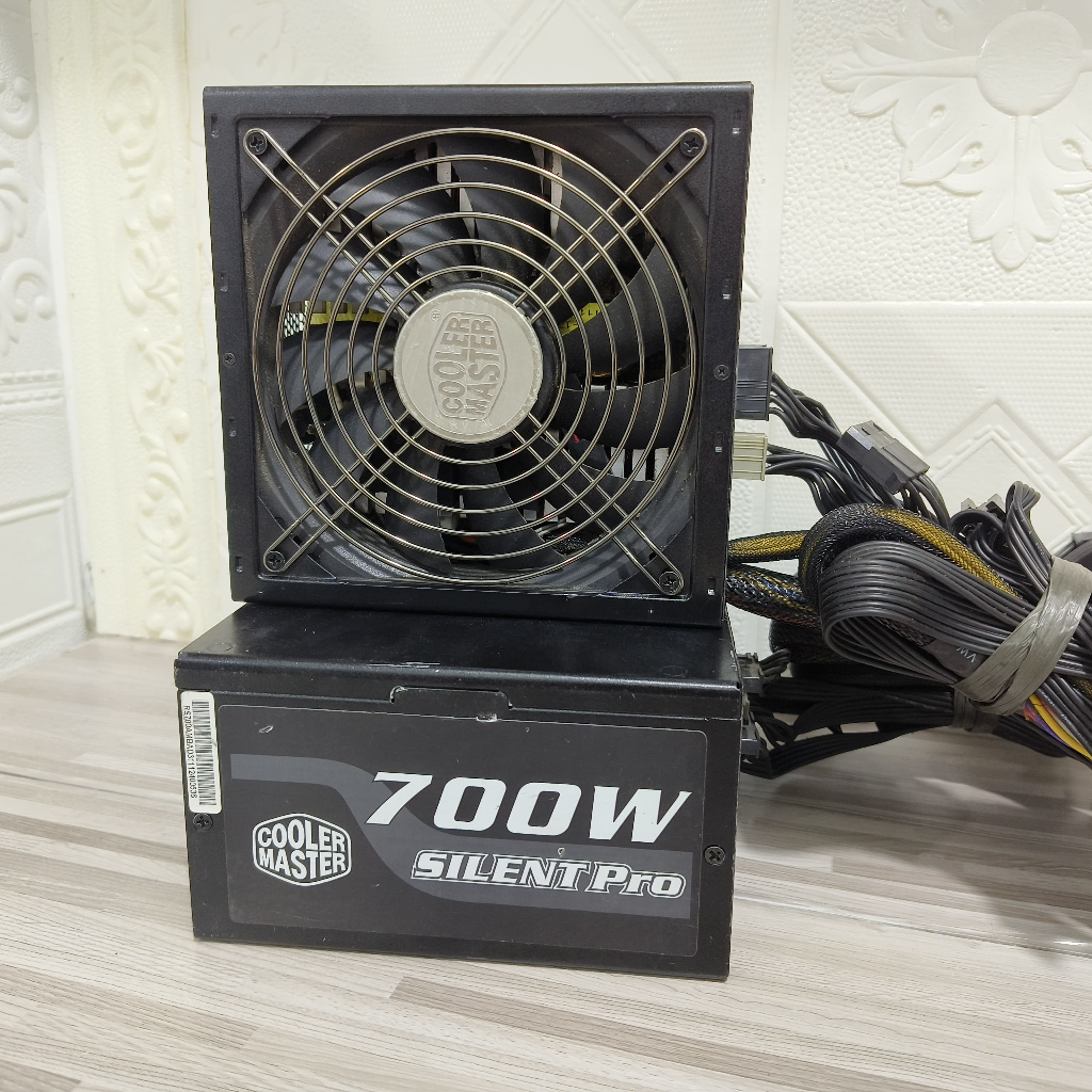 Jual PSU GAMING COOLER MASTER 700W 80+ BRONZE MODULAR V1 | Shopee Indonesia