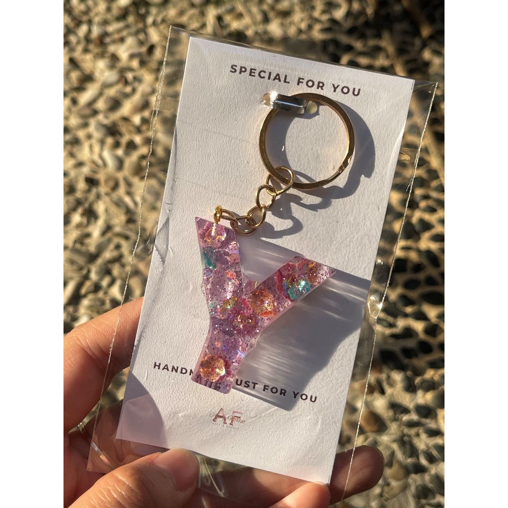 Jual Alphabet Letter Keychain Resin Gantungan Kunci Huruf Ganci Custom ...