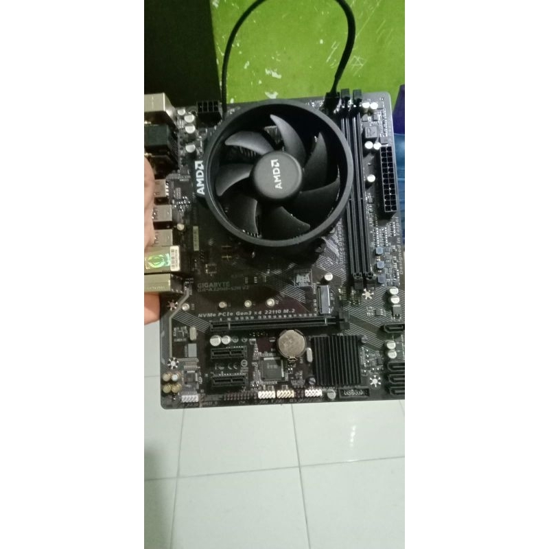 Jual Amd Ryzen 3 3200G Gigabyte A320 Kondisi Normal | Shopee Indonesia