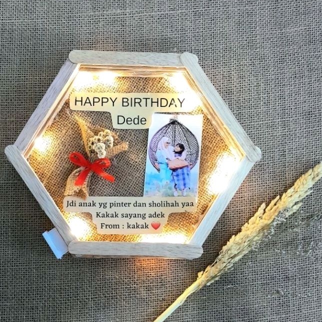 Jual HEXA FLOWER IN FRAME || BINGKAI STIK HEXAGONAL, KADO PERNIKAHAN KADO ULTAH HADIAH WISUDA ...