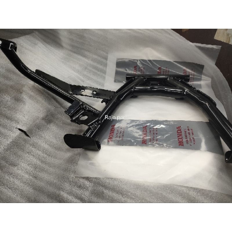 Jual standar tengah Vario 125 Vario 150 jagang tengah standard dua tengah Vario 125 Vario 150 ...