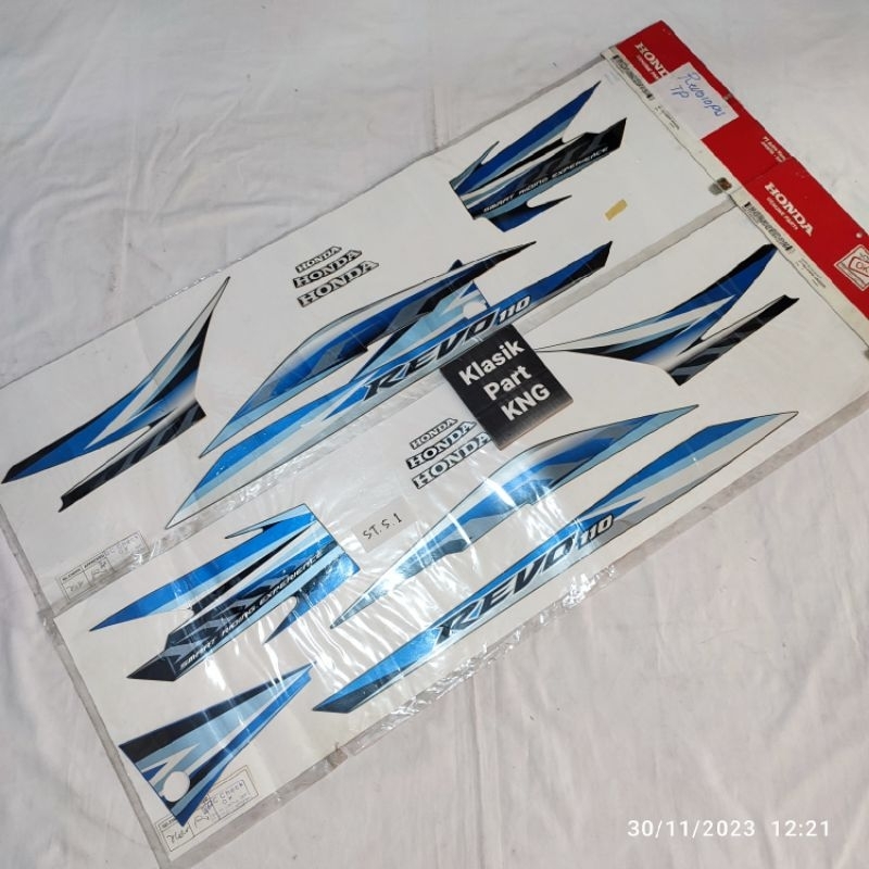 Jual Striping sticker stiker honda revo 110 absolute lama KWW hitam ...
