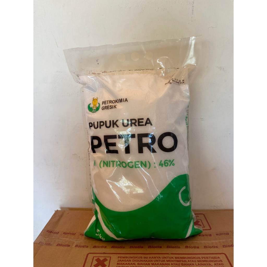 Jual PUPUK UREA PETRO KEMASAN 5KG ORIGINAL | Shopee Indonesia