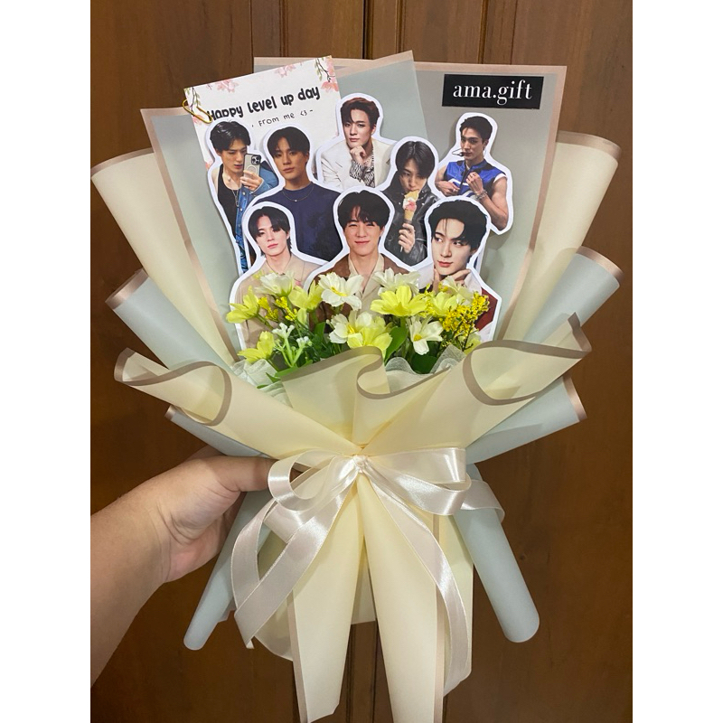 Jual Buket kpop model cutting | bouquet photocard | buket foto idol ...