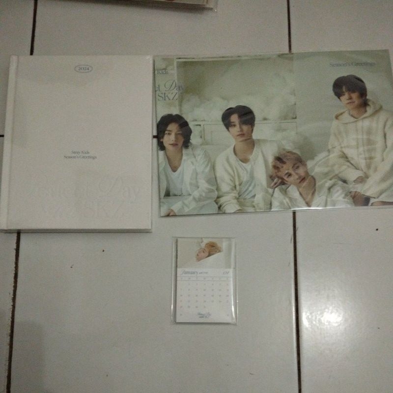 Jual [READY STOCK] DIARY SEASONS GREETING 2024 STRAY KIDS PERFECT DAY ...