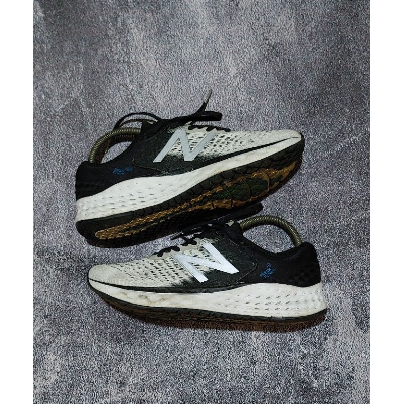 Jual new balance sepatu running second | Shopee Indonesia