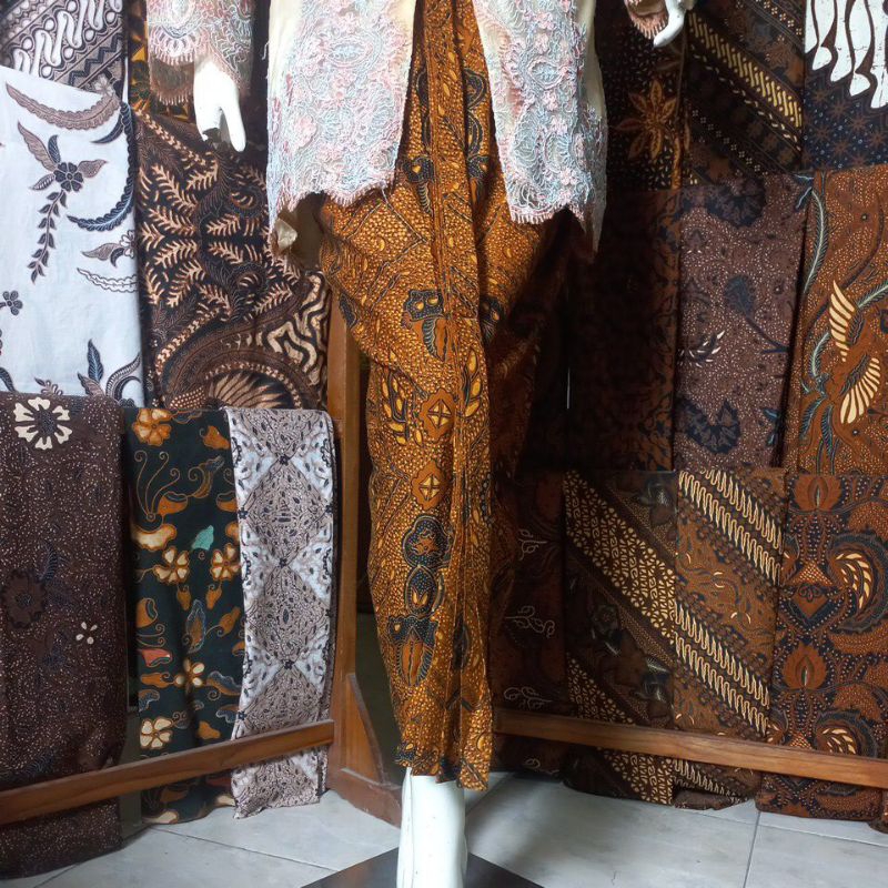 Jual Jarik Klasik Solo Semen Rante Sogan Kain dan Rok Bawahan Kebaya ...