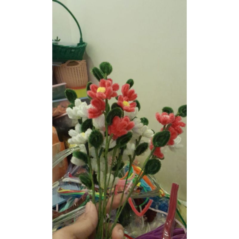 Jual Rangkaian Bunga Daisy /Kawat bulu/ pipe cleaner/ Bunga Kawat bulu ...