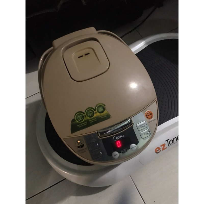 Jual Magic Com Midea Bekas pakai masih layak | Shopee Indonesia