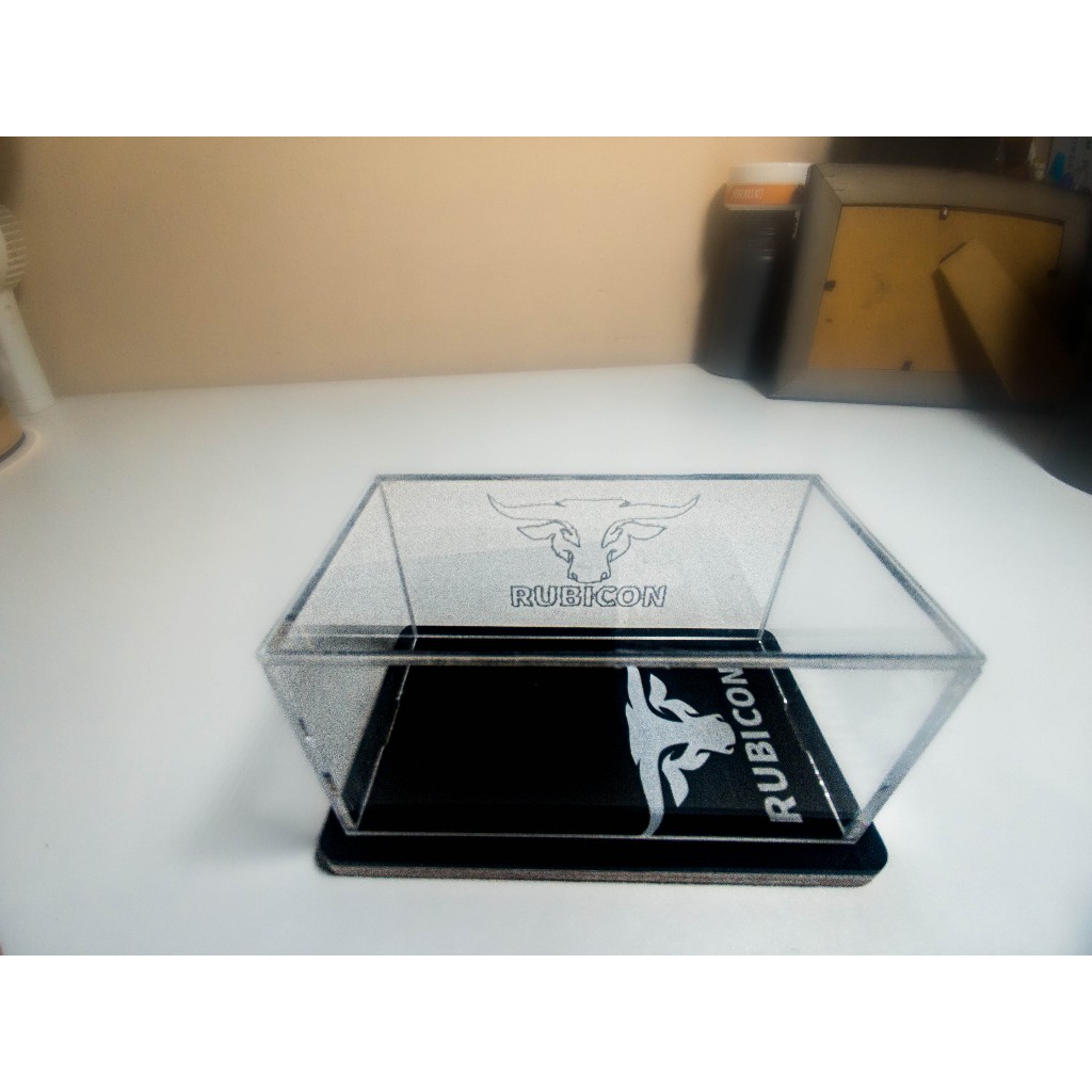 Jual Custom Box Acrylic/Diecast Box mobil akrilik Grafir / custom logo ...