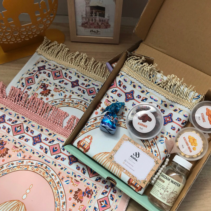 Jual Hampers Haji Umrah MECCA - D (sajadah mini & snack) | Shopee Indonesia