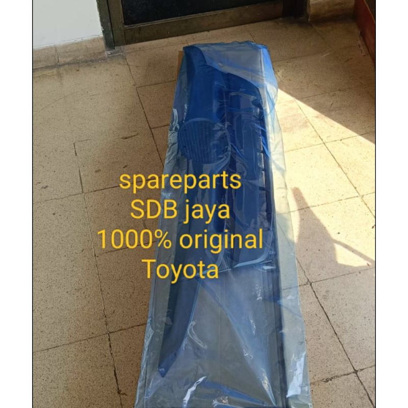 Jual ram radiator grill grille depan Dyna saurus Hino Dutro new euro4 ...