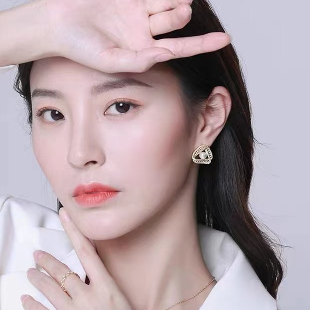 Jual Anting Telinga Mewah 2023 Model Terbaru, Gaya Korea, Berkesan ... Jual Anting Telinga Mewah 2023 Model Terbaru, Gaya Korea, Berkesan ...