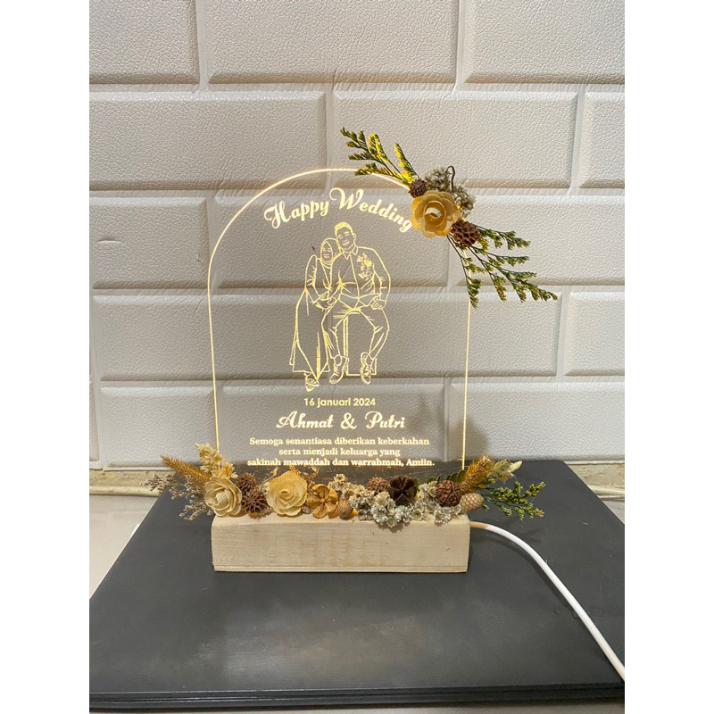 Jual akrilik custom led A5 foto akrilik grafir hiasan meja lampu tidur ...