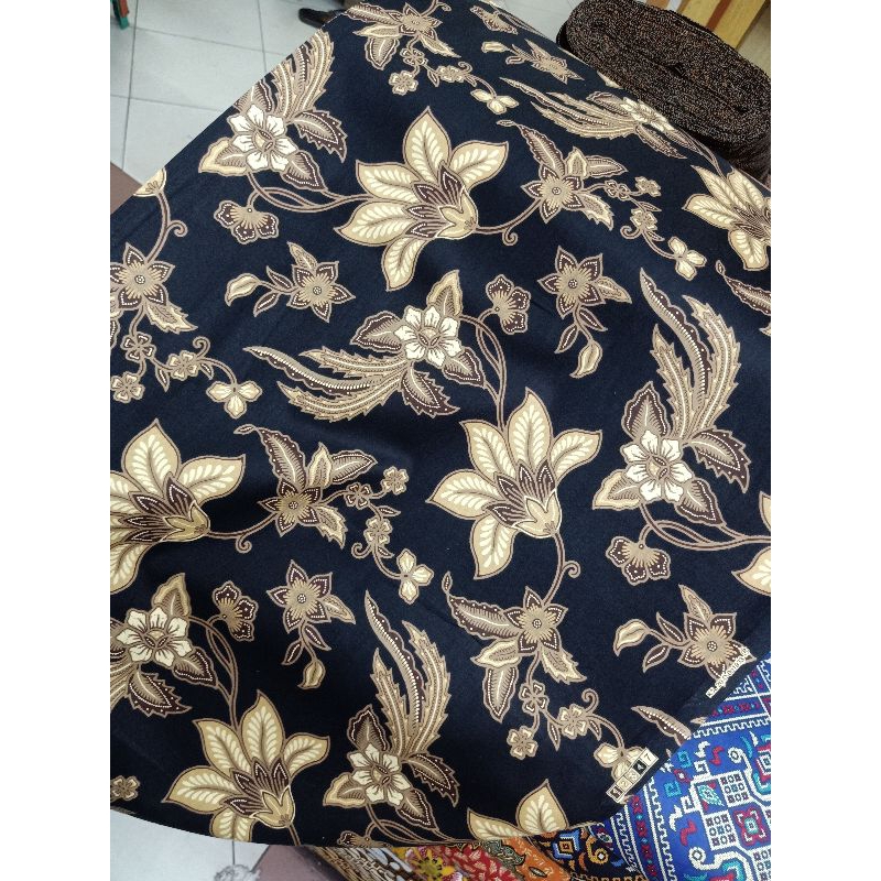 Jual kain batik katun halus exclusive batu raden / gusti buwono | Shopee Indonesia