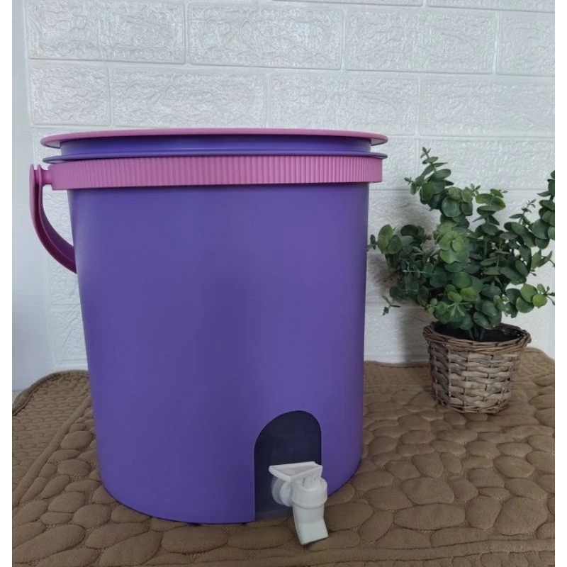 Jual Tupperware water dispenser 14L | Shopee Indonesia
