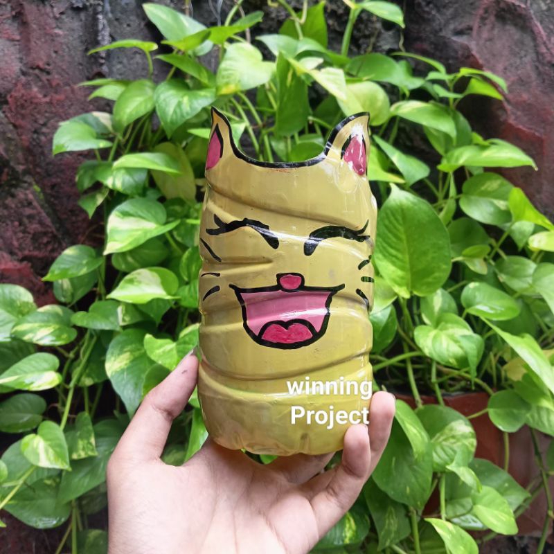 Jual Pot botol minuman/ Vas bunga/ Pot botol (emoji karakter warna ...