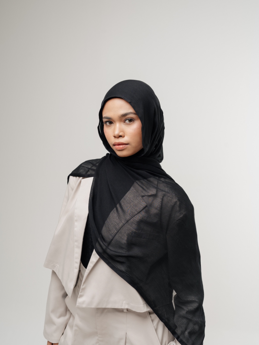 Jual LEU Official - Nema Ink Black | Pashmina Viscose | Shopee Indonesia