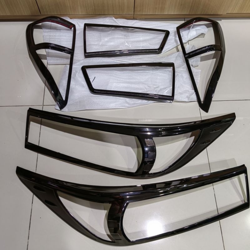 Jual Paket Garnish Lampu Innova Reborn Black Chrome | Shopee Indonesia
