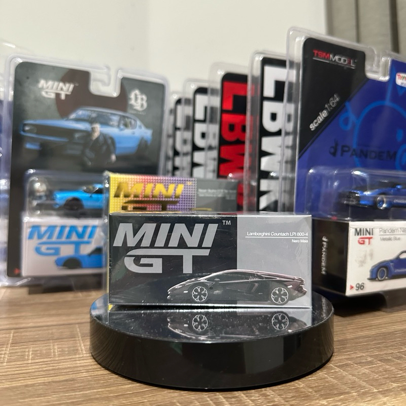 Jual Mini GT 607 Lamborghini Countach LPI 800-4 Nero Maia Black MiniGT ...