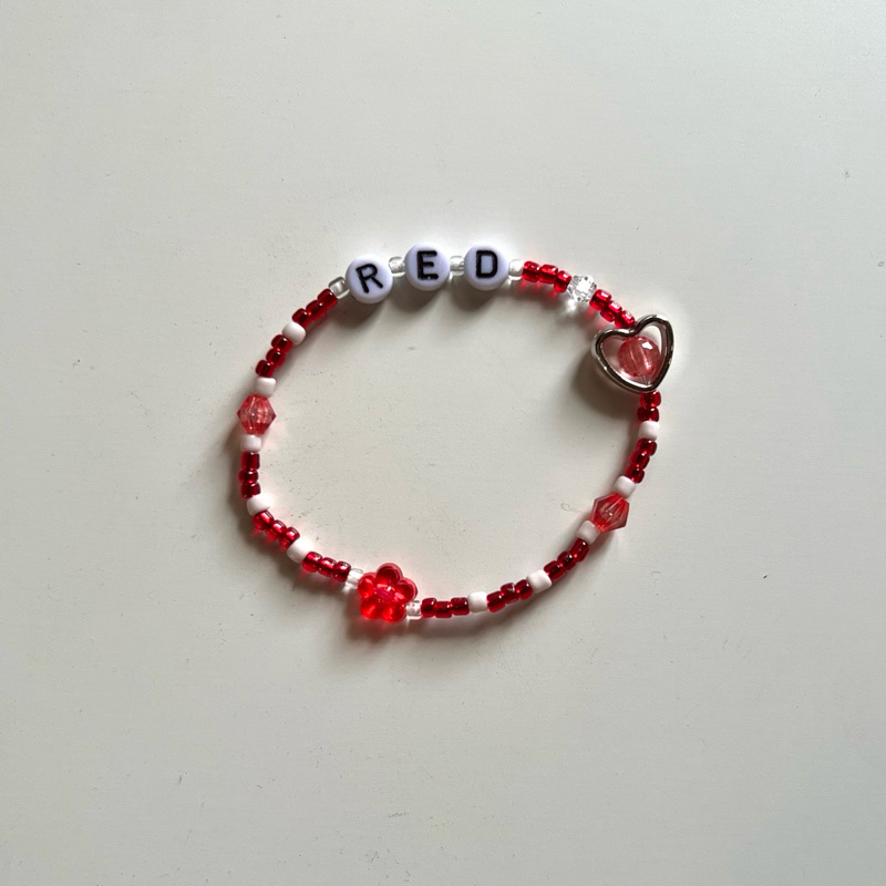 Jual [Red] Friendship Bracelet Taylor Swift (Pre-Order) | Shopee Indonesia