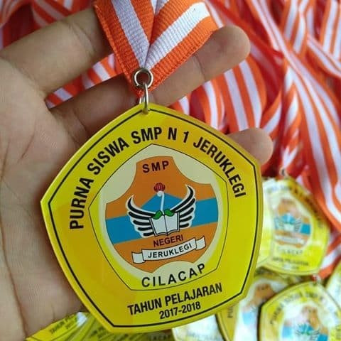 Jual MEDALI AKRILIK RESIN 1 SISI CUSTOM LOGO SEKOLAH UNIVERSITAS ...