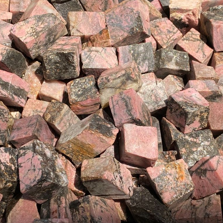 Jual Bongkahan Batu Rhodonite - Ruby Borneo - RANDOM | Shopee Indonesia