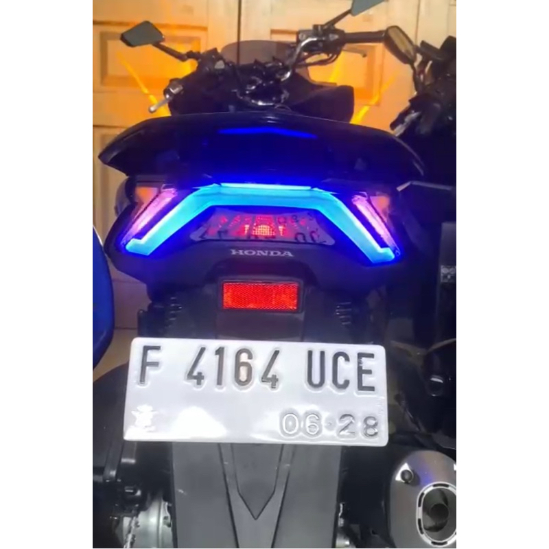 Jual LAMPU STOP PCX 160 X-CASE LED RUNNING MODE MAGNET STOPLAMP LED ...