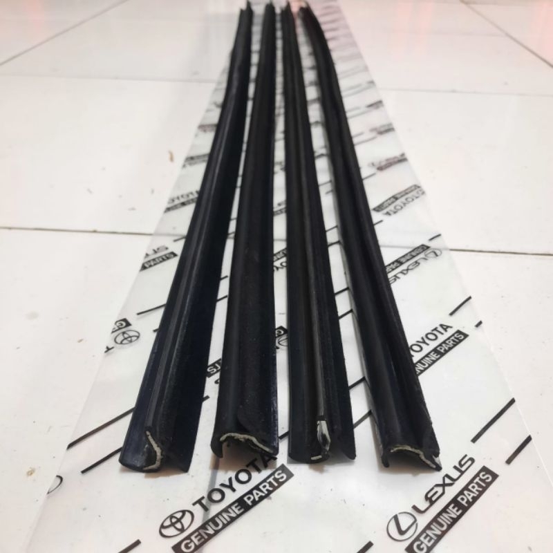 Jual Karet pelipit kaca karet kaca toyota kijang Kapsul kijang Grand ...