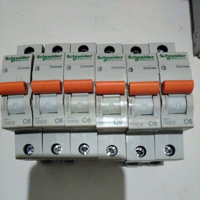 Jual MCB SCHNIDER DOMAE 1P 2A,6A,10A,16A,20A,25A,32A,50A,63A, ORIGINAL | Shopee Indonesia