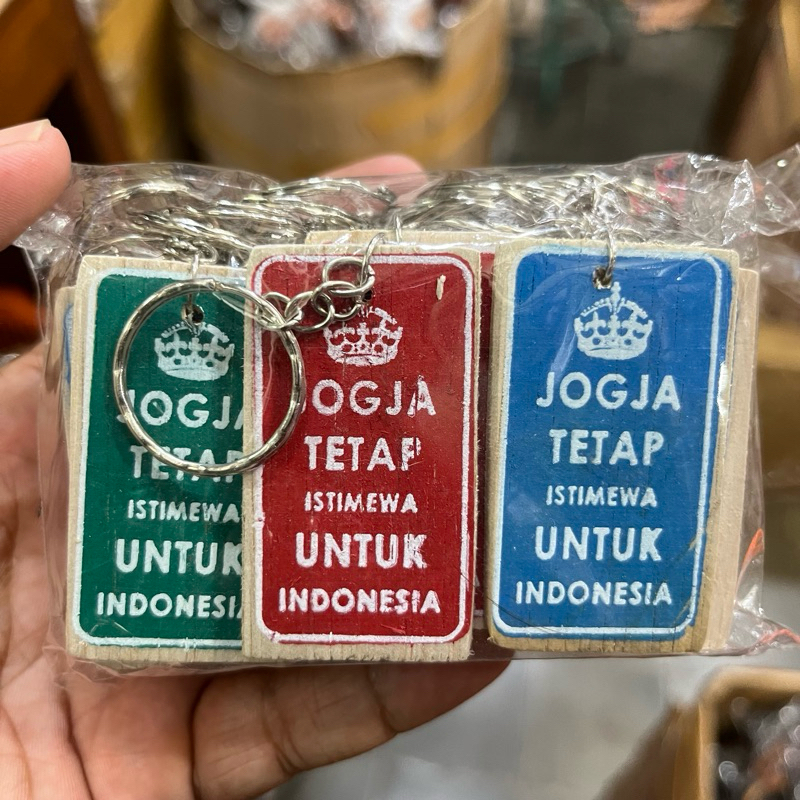 Jual Souvenir Gantungan Kunci Khas Malioboro Jogja Bahan Kayu 1 Kodi (isi 20pcs) | Shopee Indonesia