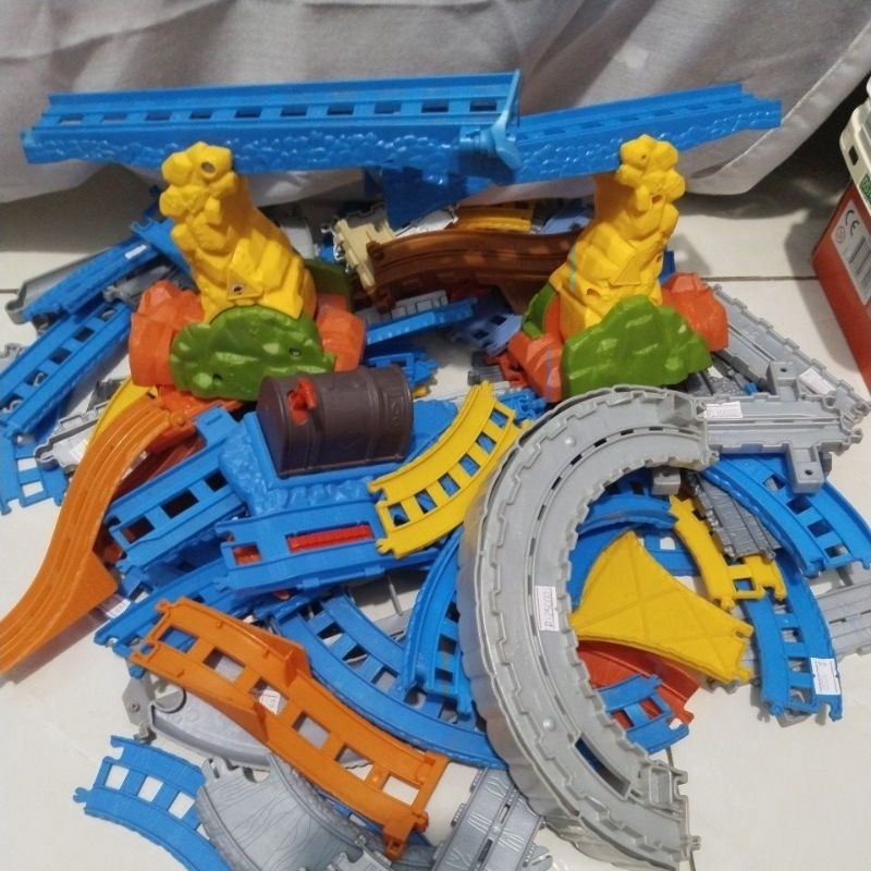 Jual rel dan diorama thomas original mattel thomas campur | Shopee ...