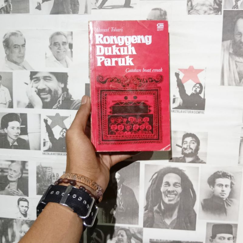 Jual Ahmad Tohari Ronggeng Dukuh Paruk / Bekisar Merah / Senyum ...