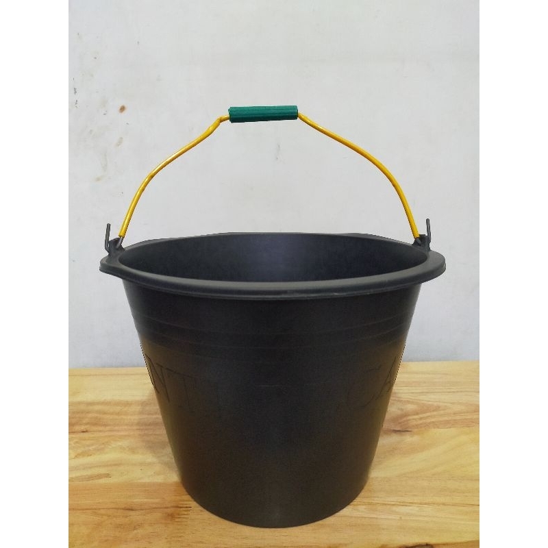 Jual Ember Plastik 18Liter Anti Pecah GM / Ember Gagang Plastik ...