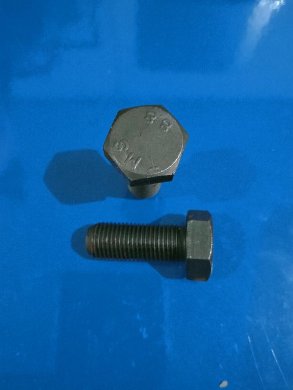 Jual mur baut/baut mur 8.8 14x35 1.5 k19 | Shopee Indonesia