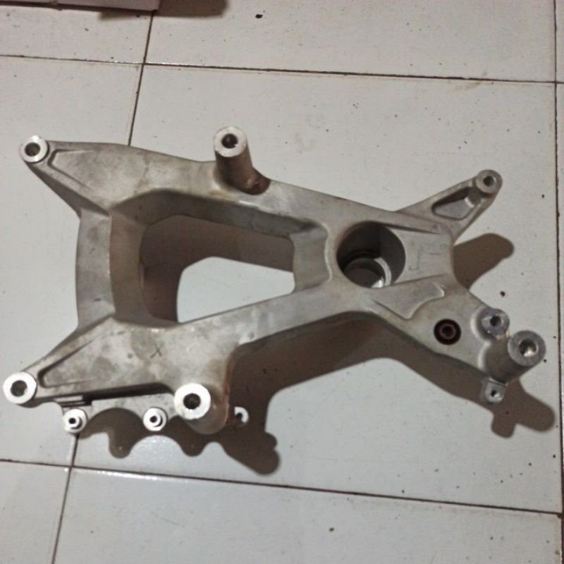 Jual swing Arem Arm Honda ADV 160 original Honda lospack | Shopee Indonesia