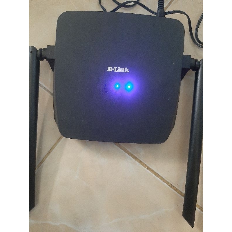Jual Router Dlink Dir-612 Dengan desain terbaru dan lampu biru hanya ...