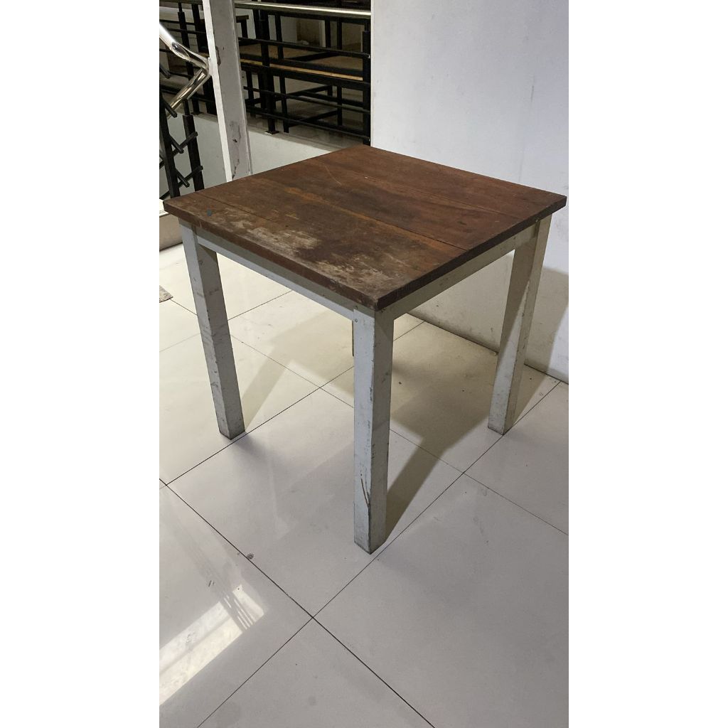 Jual MEJA PERSEGI BAHAN KAYU UKURAN 70 x 70 x 75 SECOND SEKEN BEKAS ...