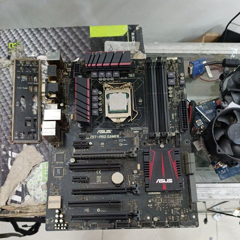 Jual mainboard Asus z97 pro gamer DDR3 procsesor core i7-4790kb gen4 ...