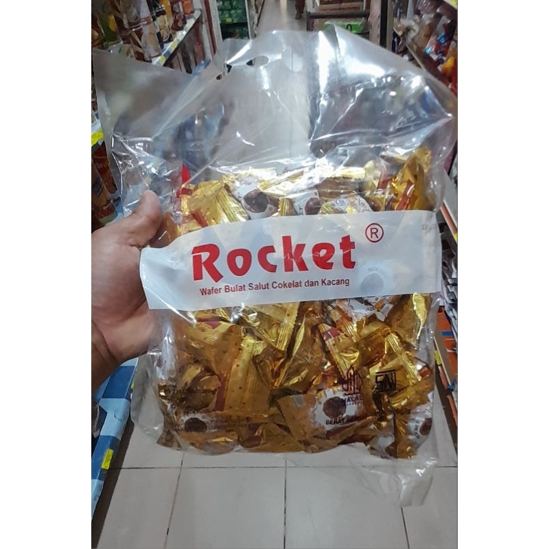 Jual Rokari Roka coklat isi 50 pcs 350gr Wafer bulat balut kacang ...