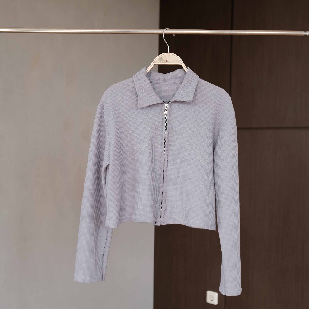 Jual Caerys - Gwen Zipper Top - Atasan Wanita Kekinian | Shopee Indonesia