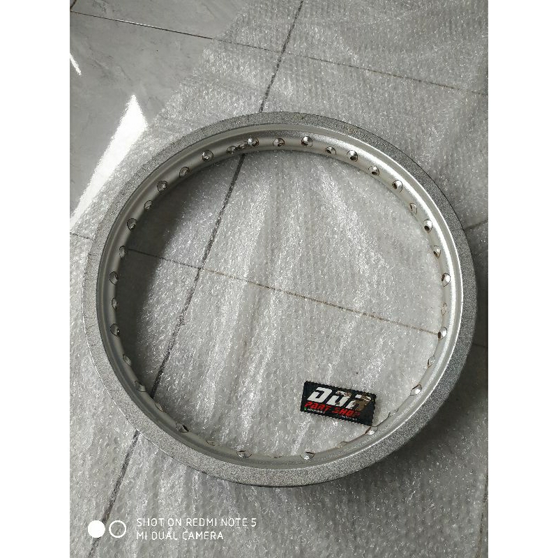 Jual Velg Tk japan ukuran 185 ring 17 silver kulit jeruk | Shopee Indonesia