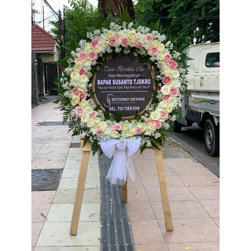 Jual karangan bunga duka cita surabaya / standing duka / standing ...
